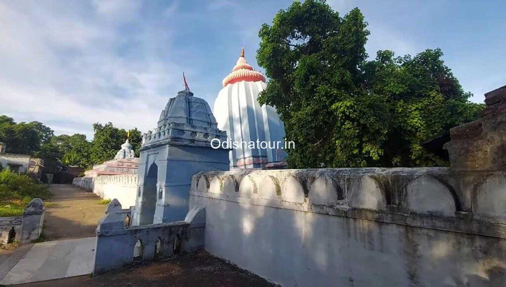 Huma Leaning Shiva Temple, Sambalpur | Odisha Tour