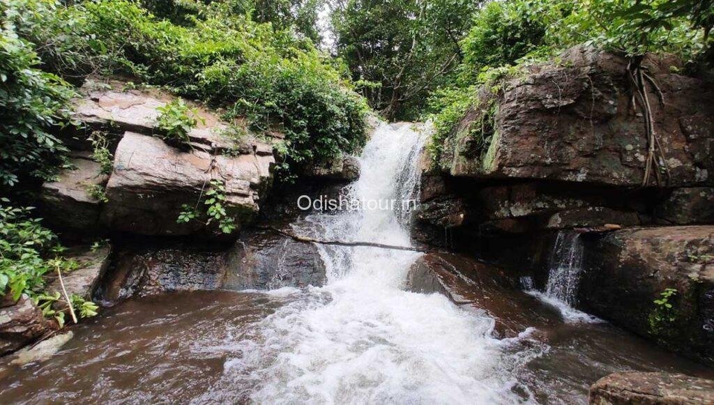 Rajgiri Waterfall & Rajagiri Hill Stations, Nayagarh | Odisha Tour